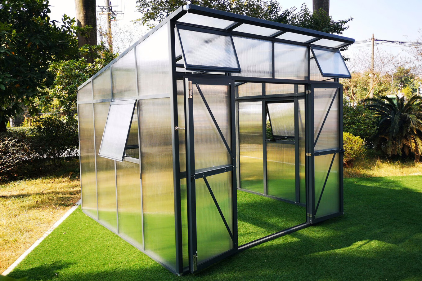 Gewächshäuser von OUTFLEXX – Pflanzenvielfalt genießen